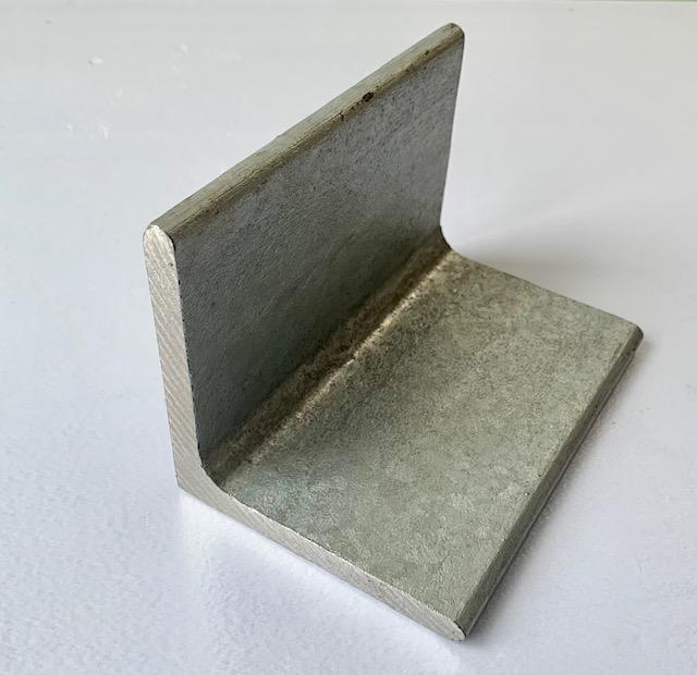 Hoekstaal verzinkt 100x100x10 mm - Goed Metaal